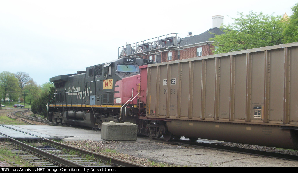 UP 6415 in SP paint is DPU